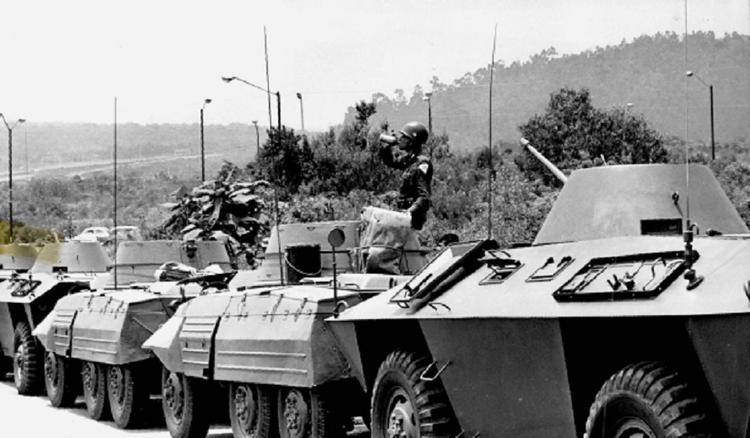 1968: El Ejército desocupa CU; el CNH acepta encuentro con enviados del ...