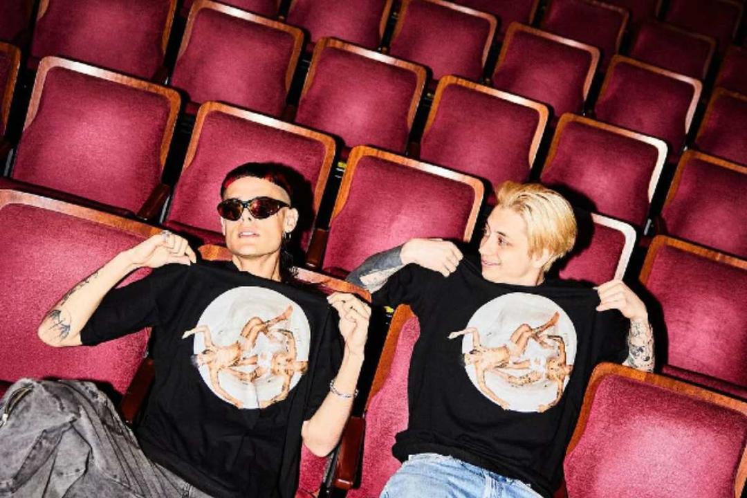 Quiénes son Ca7riel y Paco Amoroso, el dúo argentino que la rompió en ...