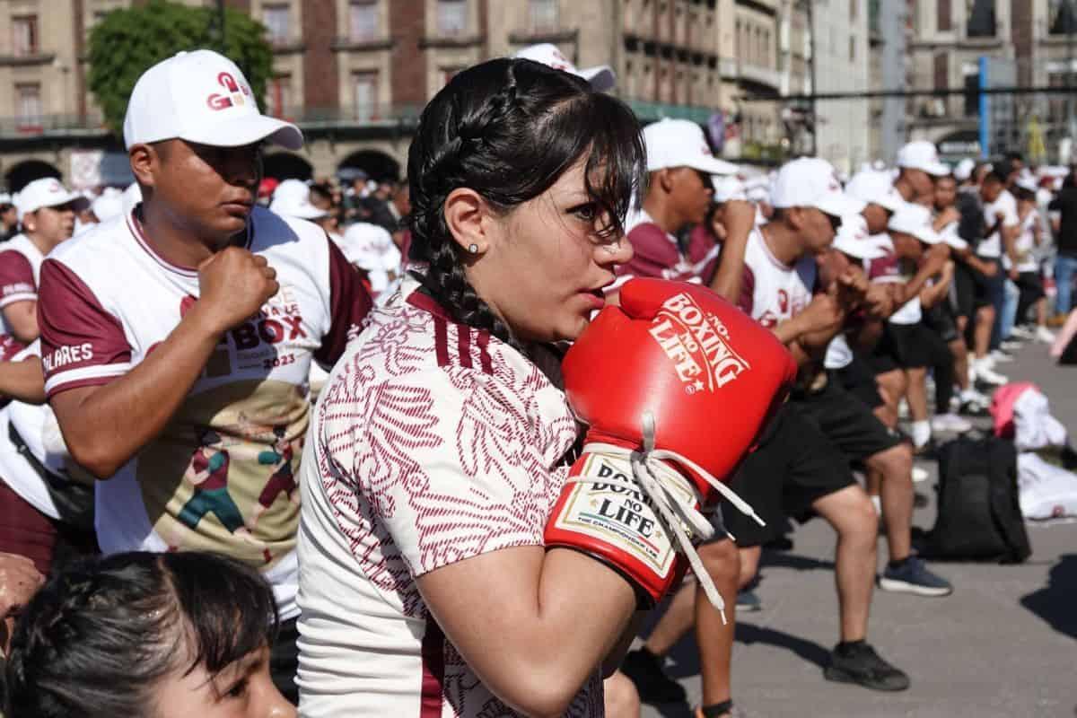 Ponte los guantes y lánzate a la clase de box masiva en el Zócalo 🥊